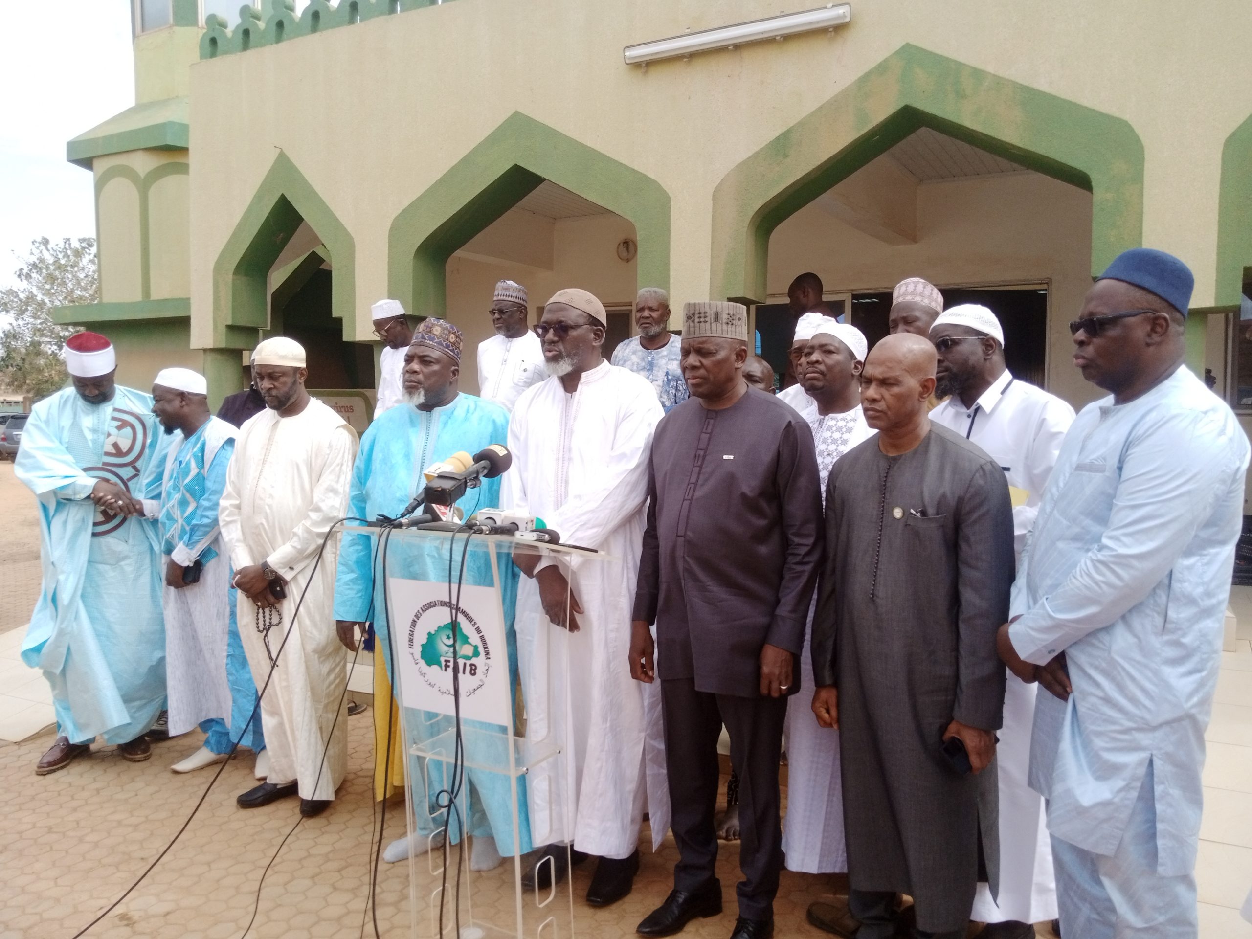 FAIB : El Hadj Moussa Kouanda passe la présidence à El Hadj Oumarou ...